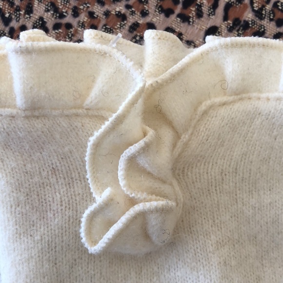 Echo Design | Accessories | Nwt Winter White Woolcashmere Nylon Ruffle ...